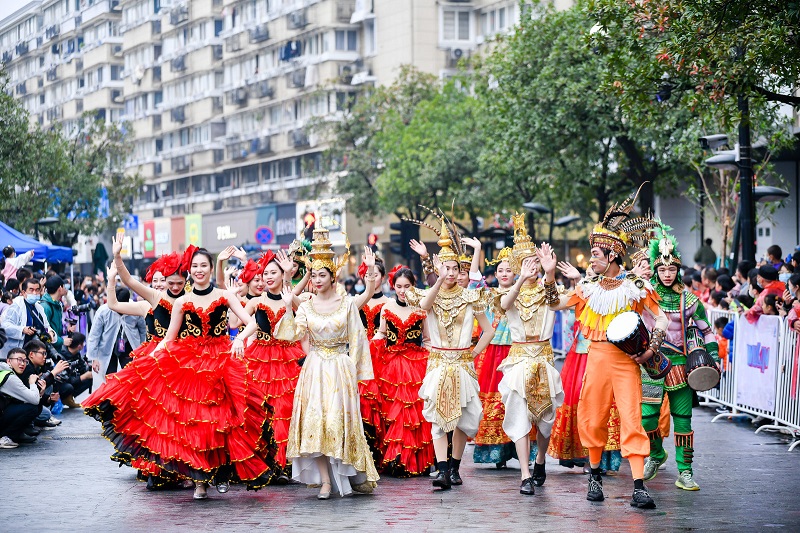 Cultural parade on air in Hangzhou